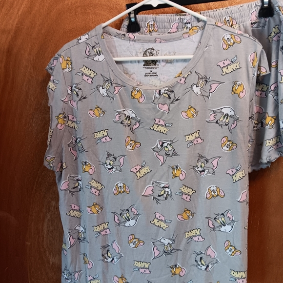 tom and jerry | Intimates & Sleepwear | Tom And Jerry Gray Pajama Set ...